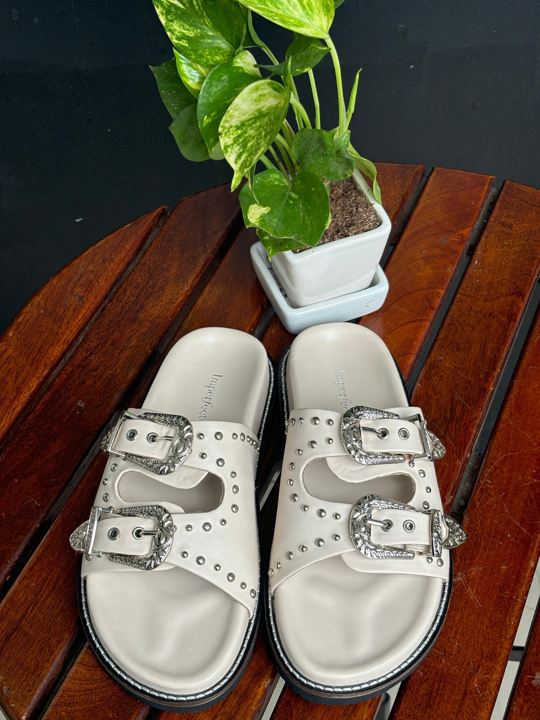 Taylor Swift Sliders – Imperfecto